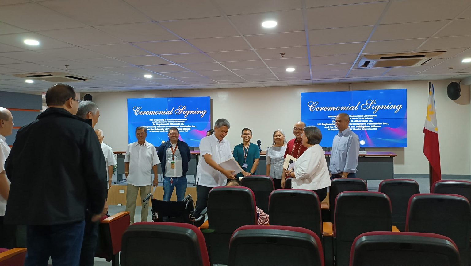 EEEI holds signing of MOA for upgrading, developing laboratory ...