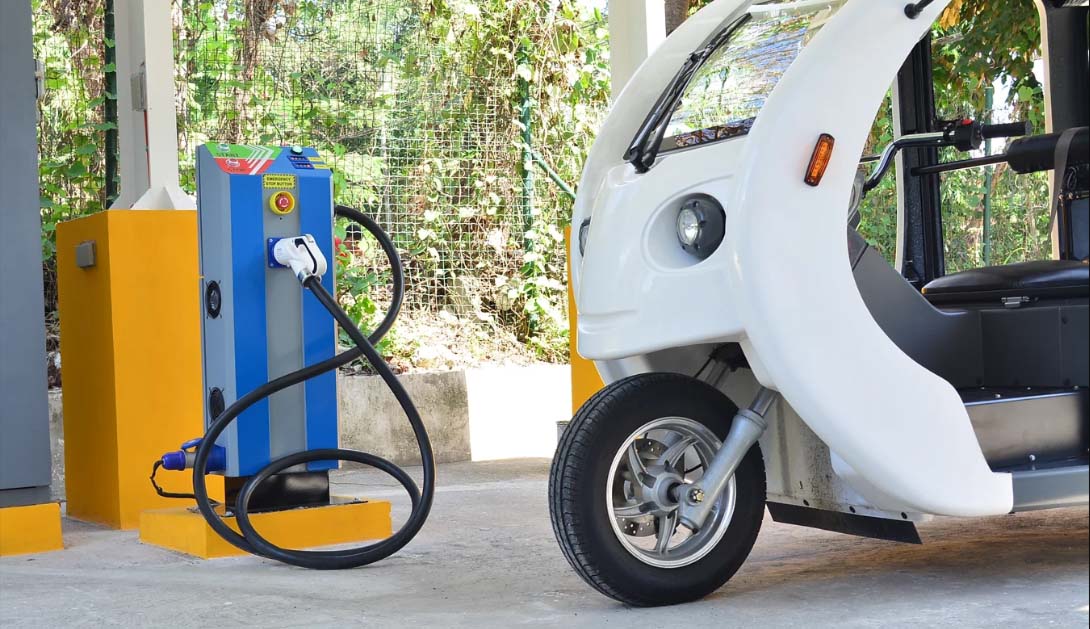 Electrical and Electronics Engineering Institute – University of the ...